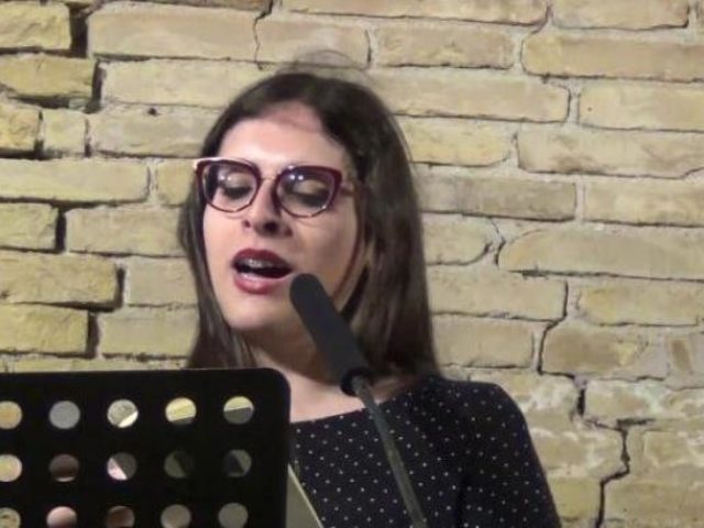 Poetessa segnalata al Bonanni licenziata perché trans – LITHIUM 24